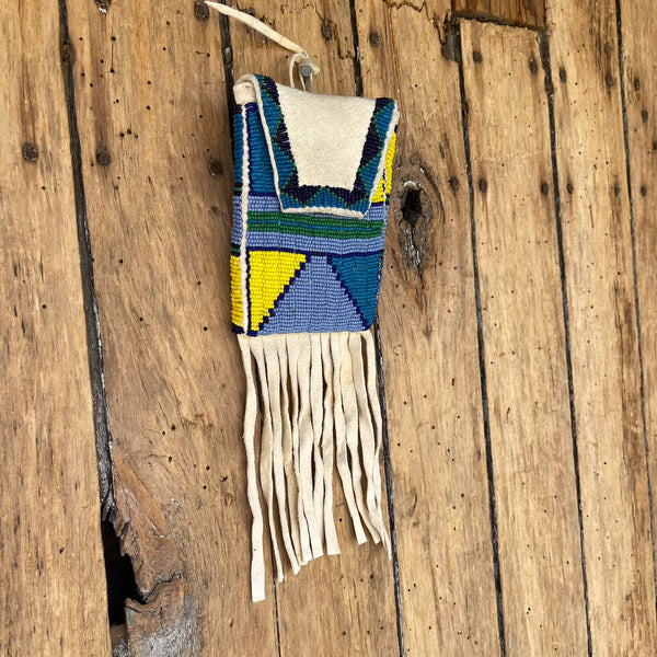 Rosalie Little Thunder, Sioux Vintage Native American beaded pouch ...